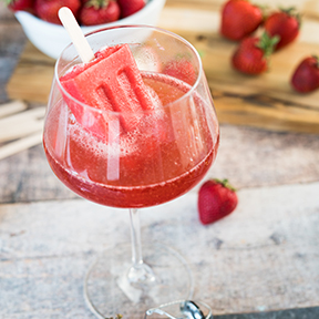 Strawberry Rosé Popsicle Punch Stevia Recipe | In The Raw® Sweeteners